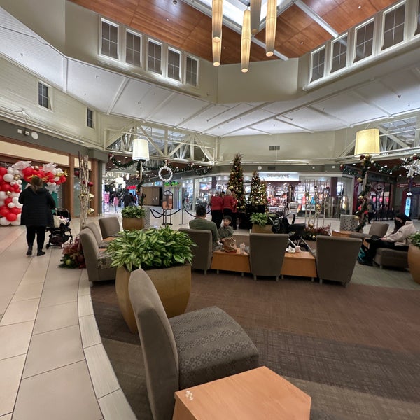 Factoria Village - Shopping Mall in Factoria