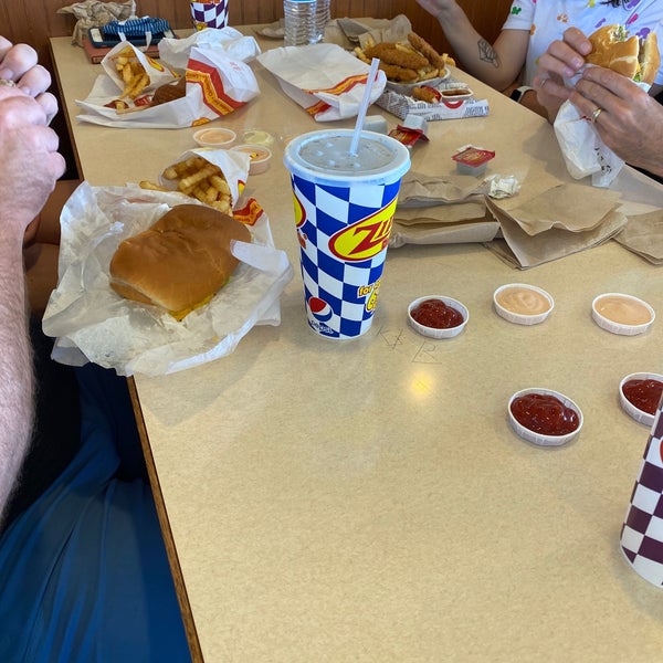 Zip's Drive-In - Fast Food Restaurant