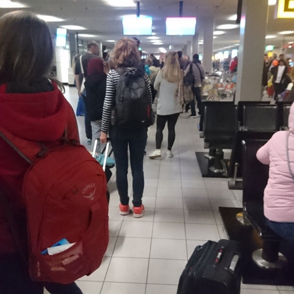 KLM Flight KL809 [AMS - KUL - CGK] - Plane in Schiphol