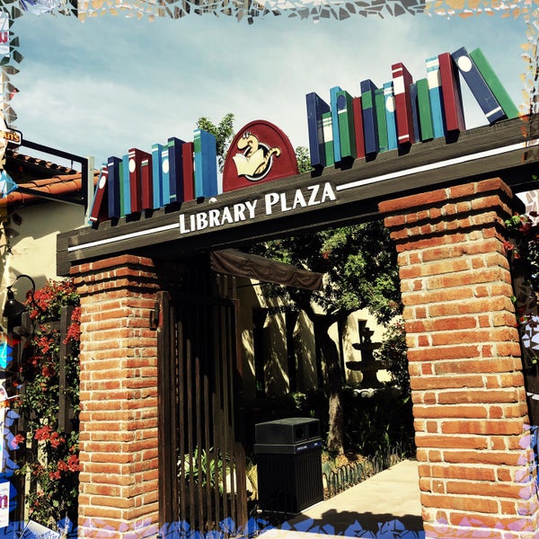Library Plaza - Plaza in San Fernando