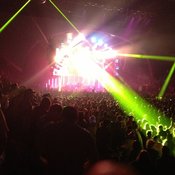 1st Bank Center - 30 tips