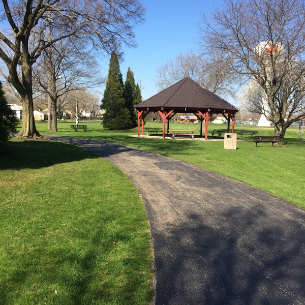 Illinois Prairie Path - Mile Marker 11 - Taft Avenue