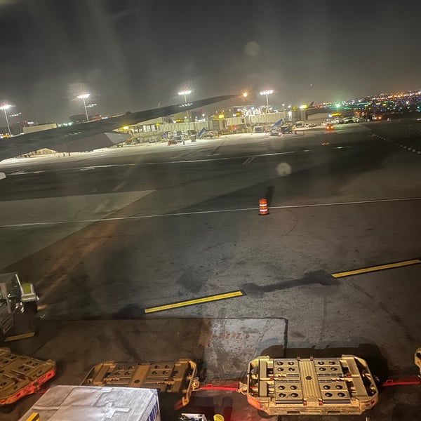 Gate 76 - West Los Angeles - Los Angeles, CA