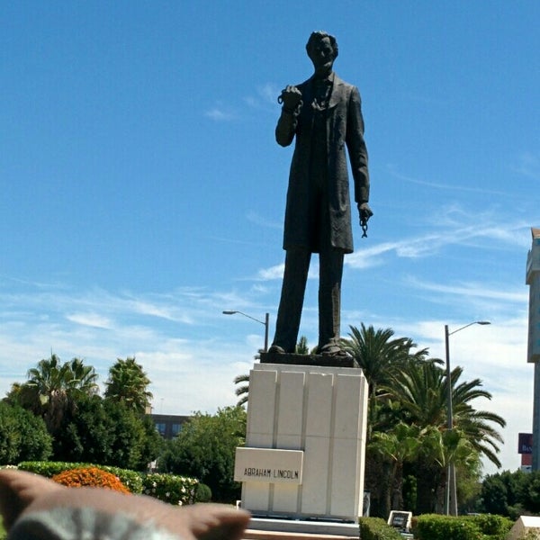 Monumento a Abraham Lincoln - Tijuana, Baja California