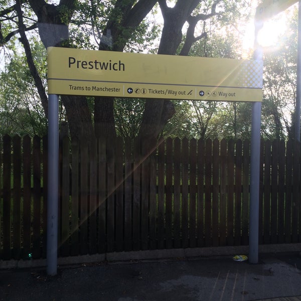 Prestwich Metrolink Station - Tram Station in Prestwich
