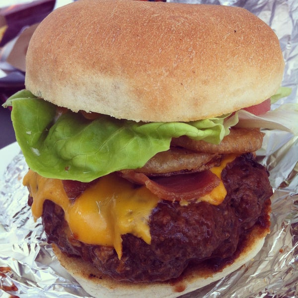 Volcano Cheese Burger - Burger Joint