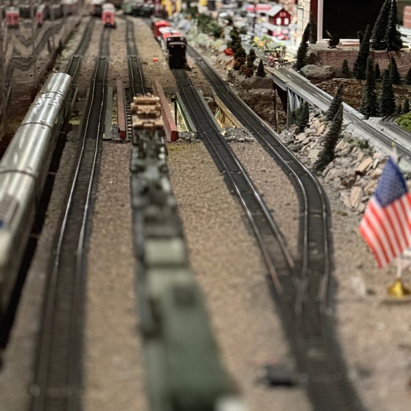 Model Railroad Experience - Broadway St