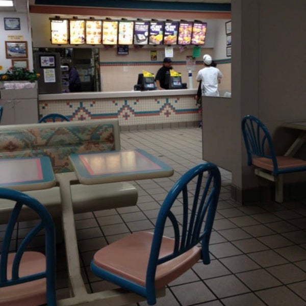 Taco Bell - Fast Food Restaurant in Riverside