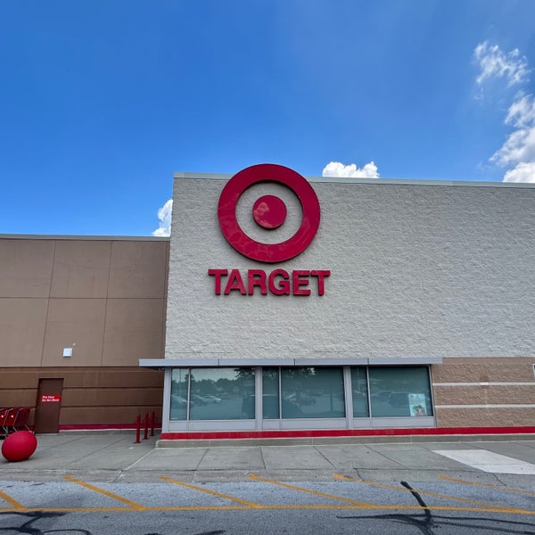 Target - Big Box Store in Cuyahoga Falls