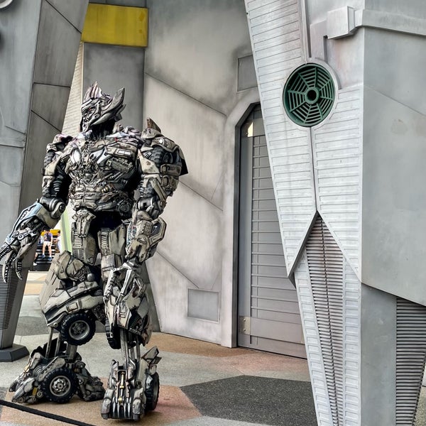 Transformers The Ride: The Ultimate 3D Battle - 197 tips