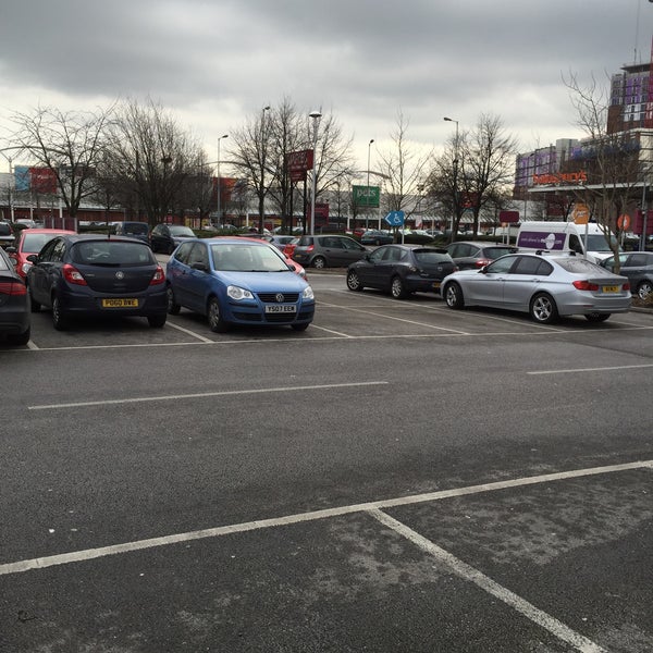 Regent Road Retail Park - Shopping Plaza in Salford