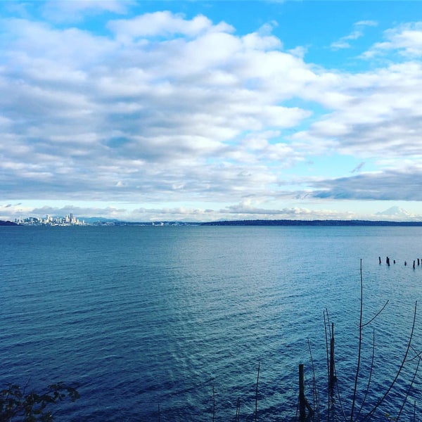 Rolling Bay Winery - Rollingbay - Bainbridge Island, WA