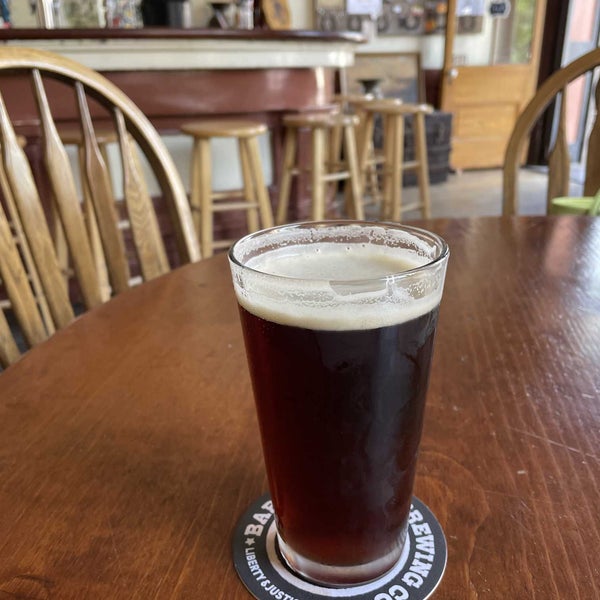 Jack Douglass Saloon - Bar in Columbia