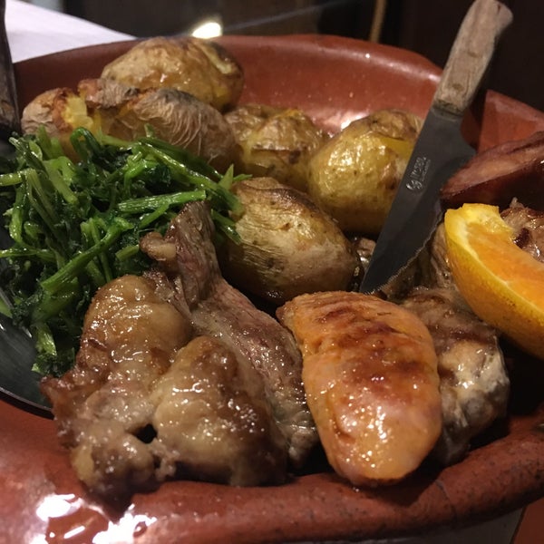 Velhos Tempos Taberna - Restaurant