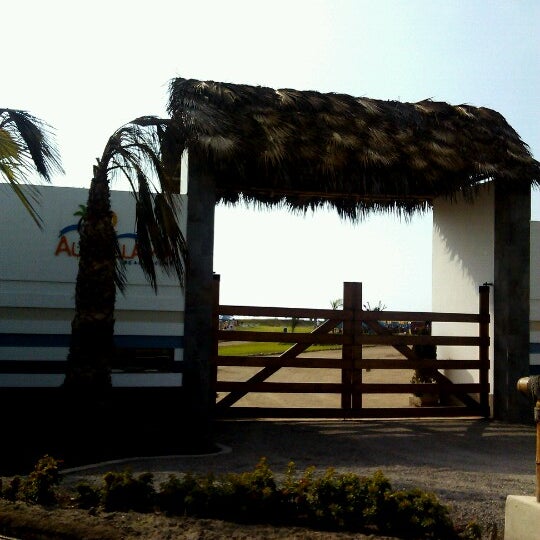 aucallama beach club