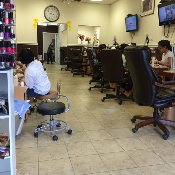 Nails By Ryan - Nail Salon in Gilmer