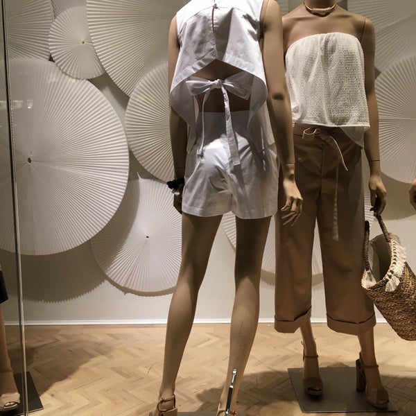 Club Monaco - Prudential - St. Botolph - Boston, MA