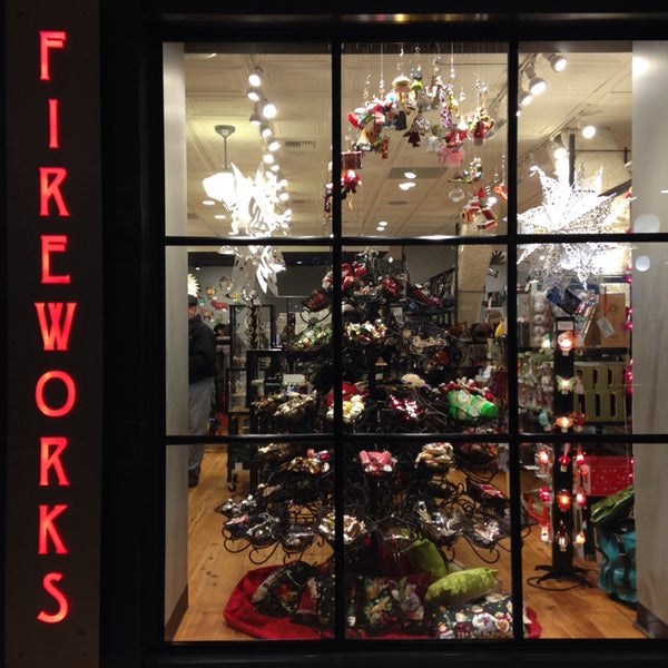 Fireworks Gallery - Seattle Central Business District - 6 tips