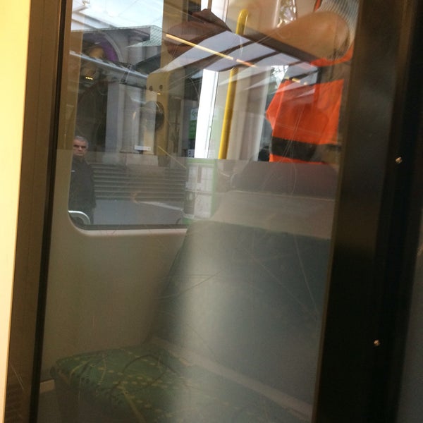 Tram 86: Waterfront City Docklands Bundoora - Tram Station in Melbourne