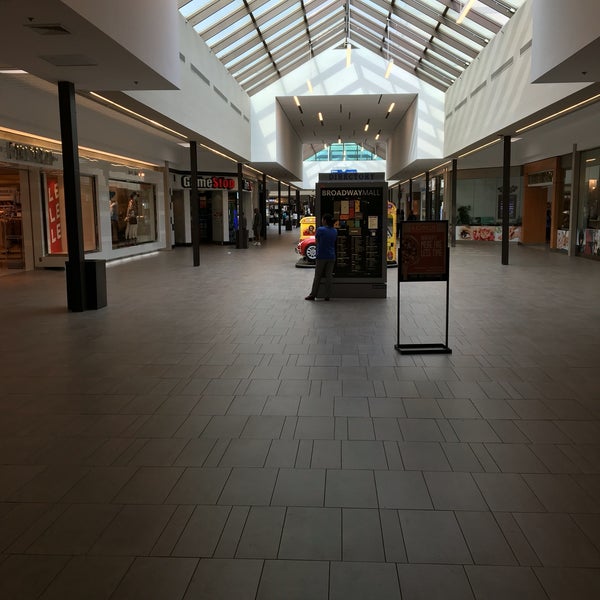 Photos at Broadway Commons - 358 N. Broadway Mall
