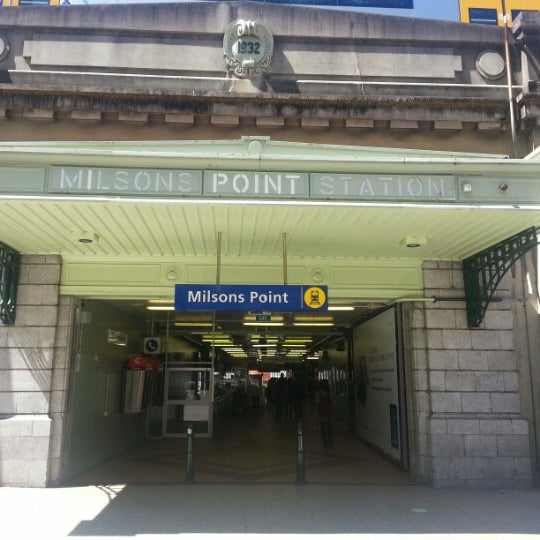 Photos at Milsons Point Station - Milsons Point, NSW