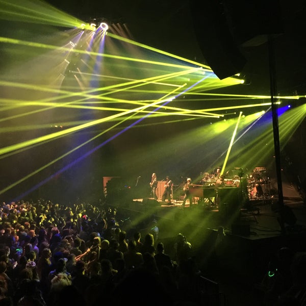 1st Bank Center - 30 tips