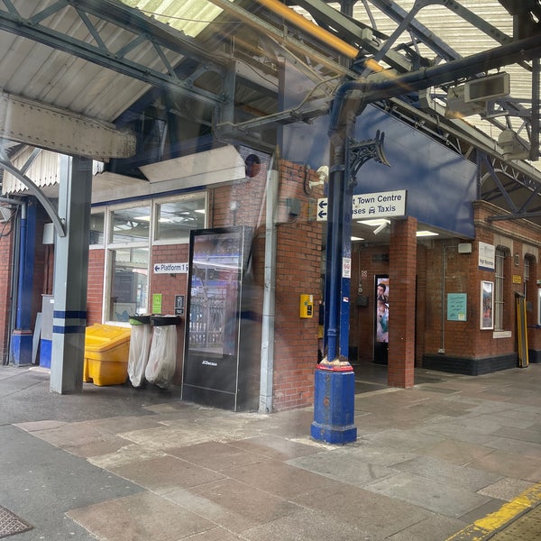 High Wycombe Railway Station (HWY) - Amersham Hill