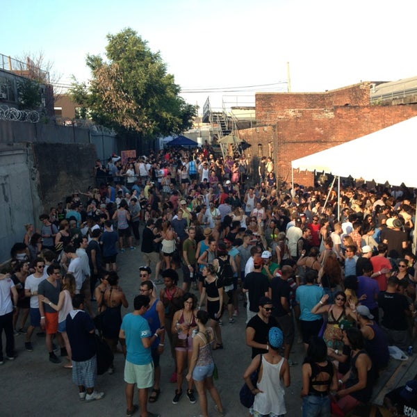 Tiki Disco - Night Club