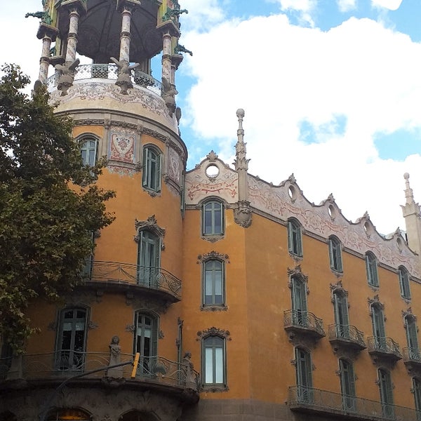La Rotonda - Building in Barcelona