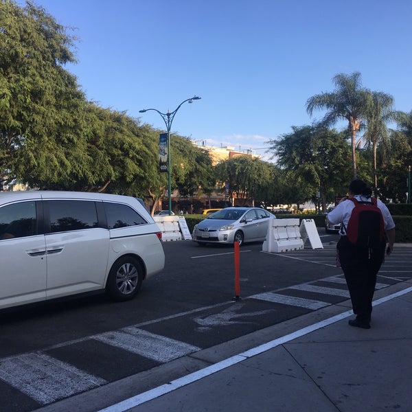 15 Minute Drop-off/Pick-Up Lot - The Anaheim Resort - Anaheim, CA