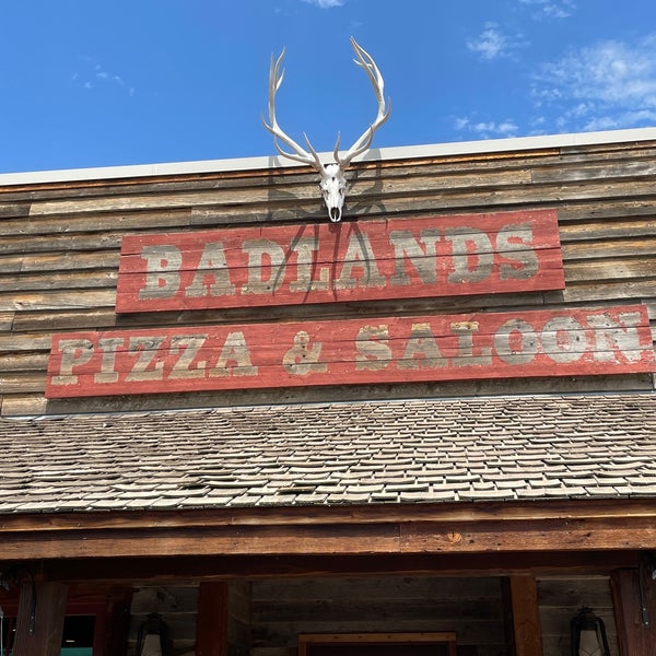 Badlands Pizza Parlor - 8 tips