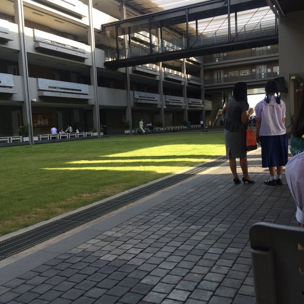 Photos at โรงเรียนราชินี (Rajini School) - School in พระบรมมหาราชวัง
