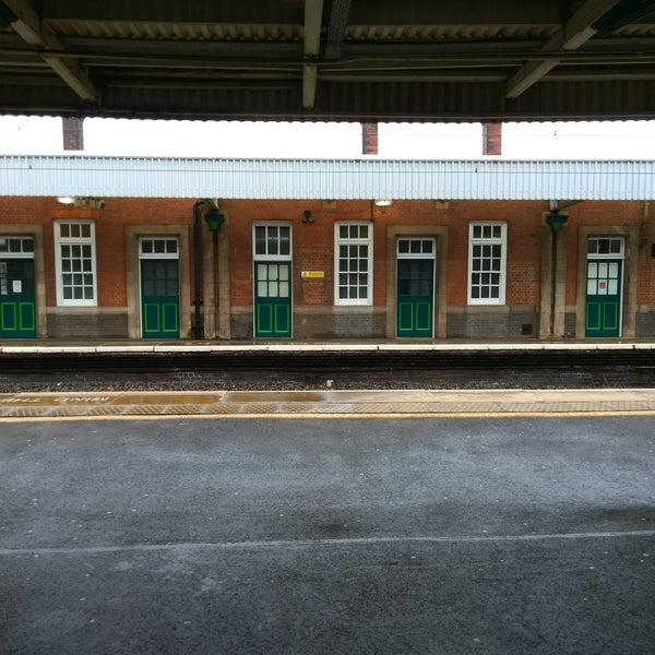 Photos at Nuneaton Railway Station (NUN) - Bond St