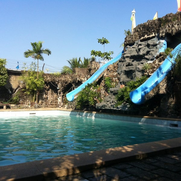 Valenzuela Resort Pool