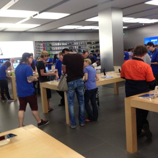 Photos at Apple Chermside - 43 tips