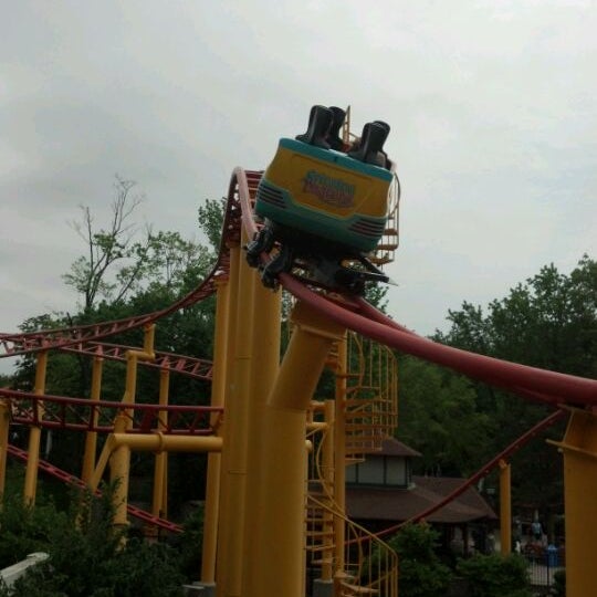 Spinning Dragons - Amusement Park in World's of Fun