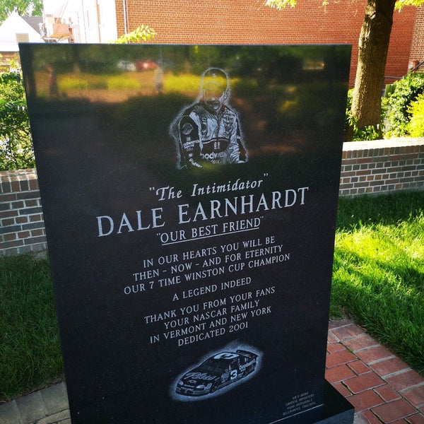 Dale Earnhardt Grave