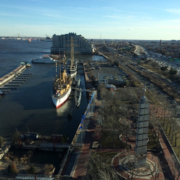 Hyatt Regency Philadelphia at Penn's Landing (Now Closed) - Hotel in ...