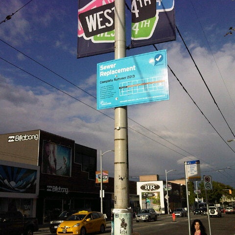 Bus Stop 50400 (4,7,84) - Bus Station in Fairview