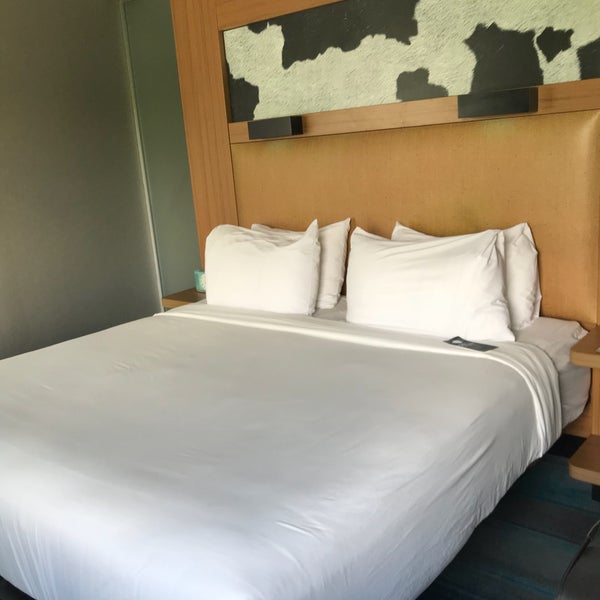 Aloft Nashville-Cool Springs - 30 tips