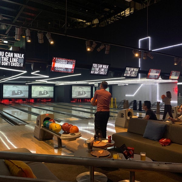 Strike Bowling Bar - Bowling Alley