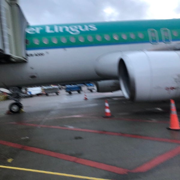 Gate D29 - Airport Gate