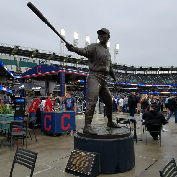 Jim Thome Statue