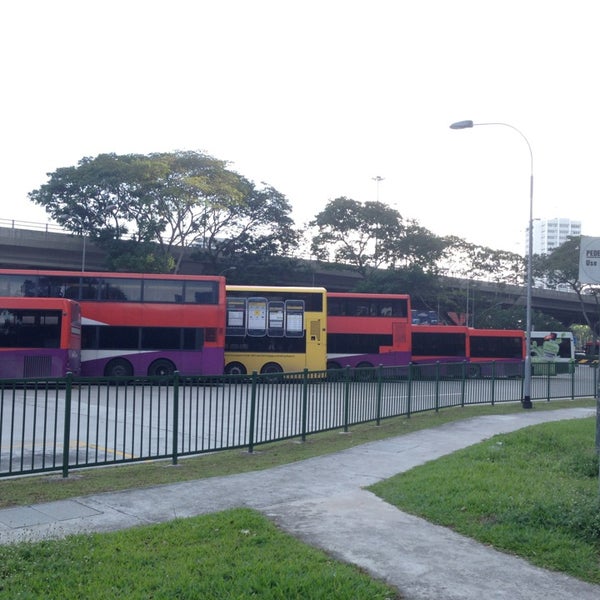 Shenton Way Bus Terminal - Financial District - 1 tip from 173 visitors