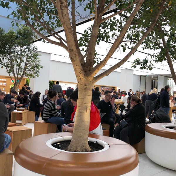 Photos at Apple Chadstone - 43 tips from 2895 visitors