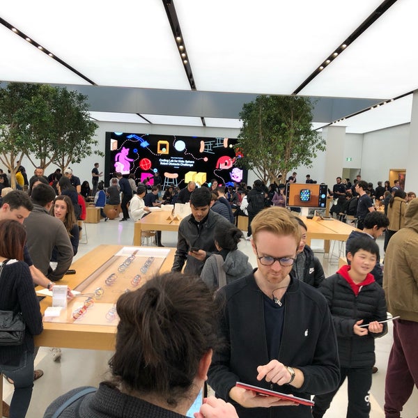Photos at Apple Chadstone - 43 tips from 2895 visitors