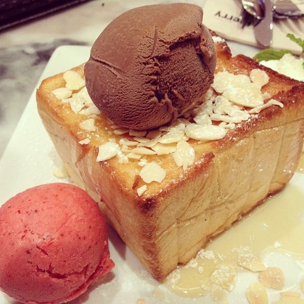 iberry Fruit Café (ไอเบอร์รี่ ฟรุ๊ตคาเฟ่) - Dessert Shop in Pathum Wan