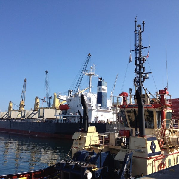 Puerto Angamos - Harbor / Marina