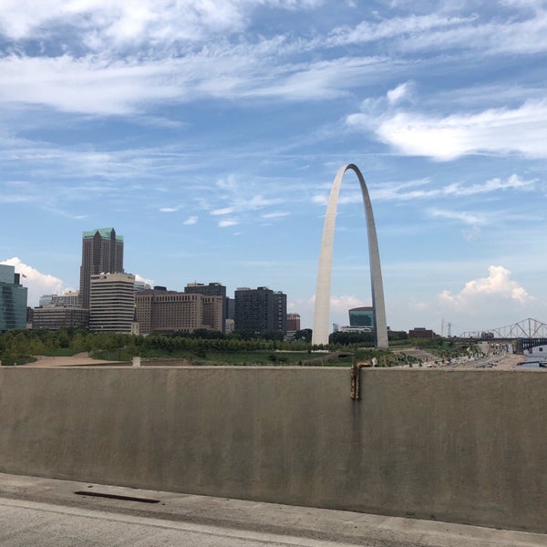 Missouri / Illinois State Line - Border Crossing in East St Louis