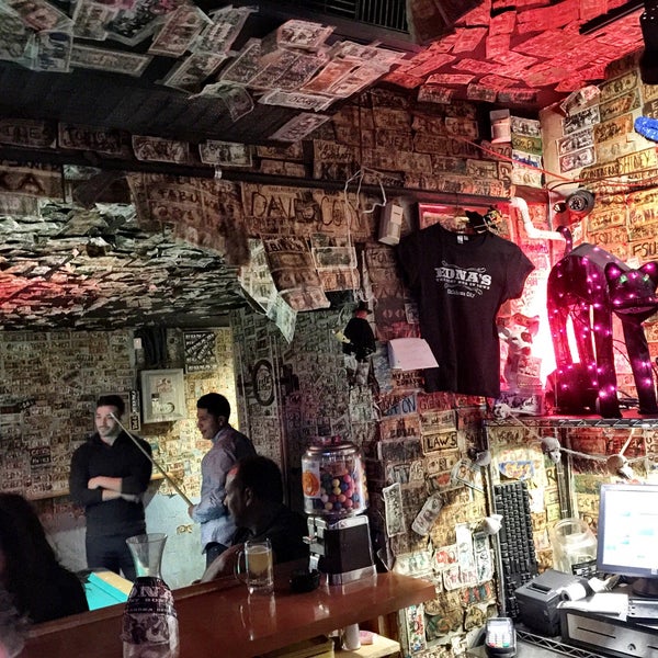 Edna's - Dive Bar